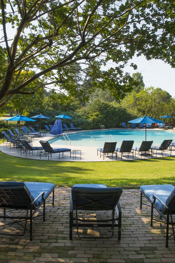 Pool Information & Policies - Colonial Williamsburg