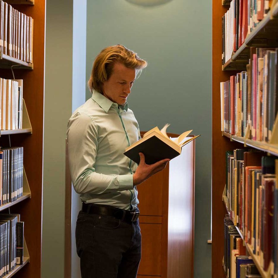 Library Collections - Colonial Williamsburg