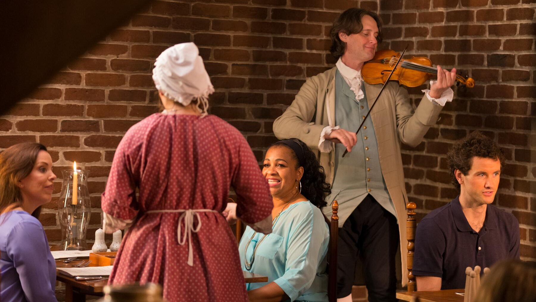 A Time Traveler’s Guide to Early American Taverns - Colonial Williamsburg